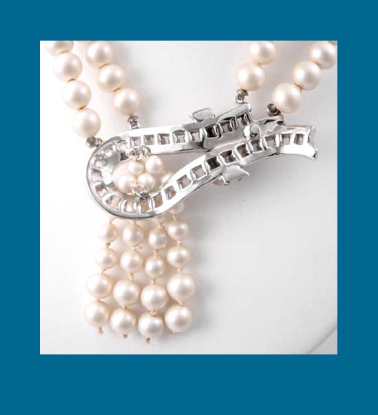 Glass Pearl & Rhinestone Necklace